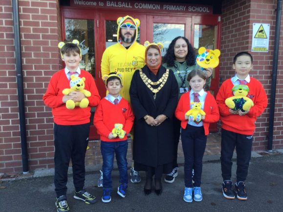 Balsall Common pupils swim the extra 1,000 miles for Children In Need ...